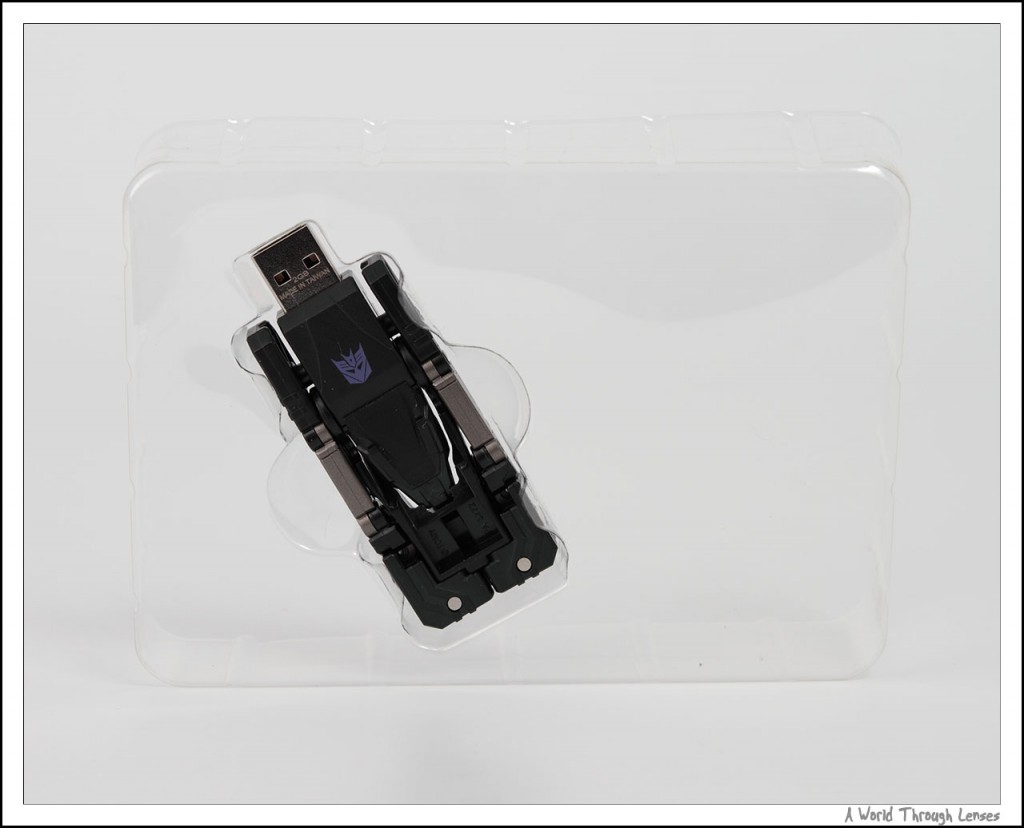 Takara Tomy Transformers Device Jaguar USB key « A World Through Lenses